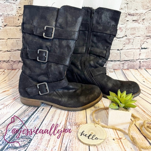 Madeline Stuart | Shoes | Madeline Stuart Black Faux Suede Roosevelt ...